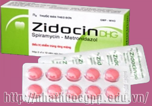 Trình Dược viên nhà thuốc hướng dẫn sử dụng thuốc kháng sinh Zidocin
